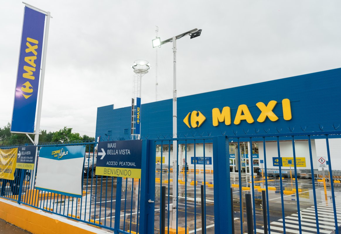 Carrefour inauguró un Maxi - Trade & Retail