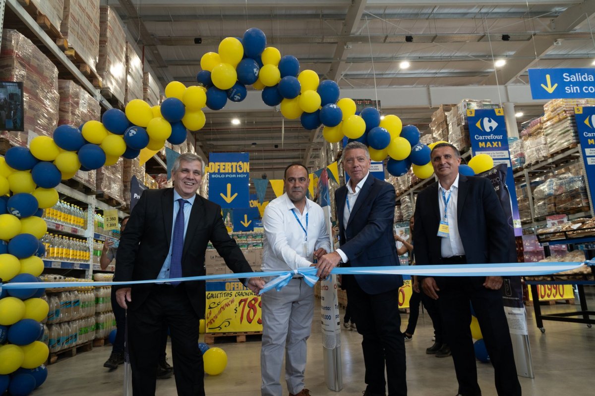 Carrefour inaugura cuatro tiendas - Trade & Retail